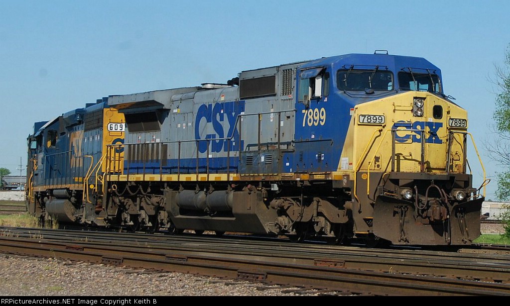 CSX 7899 and 6097
